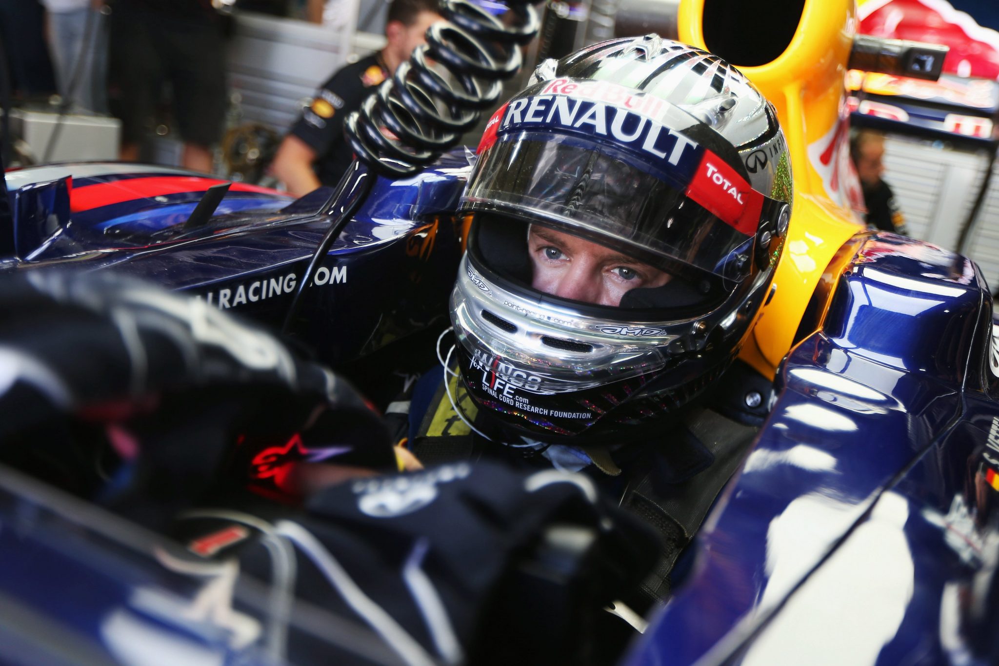 The intriguing evolution of Formula 1 helmets - Magneto