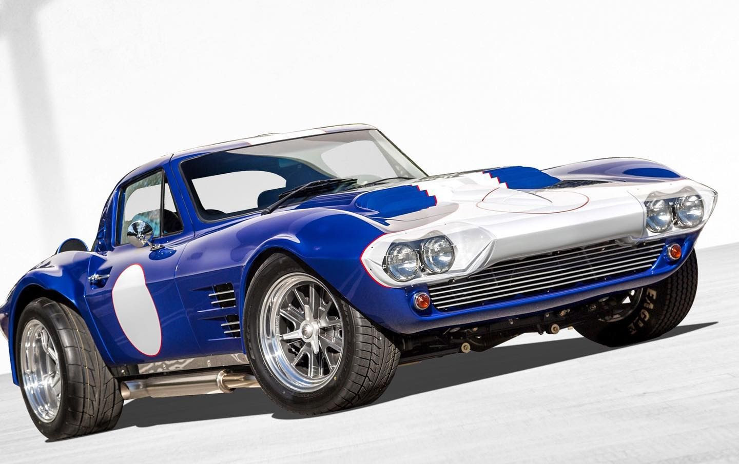 Cobra, GT40 replicas to be sold as turn-key models in US - Magneto