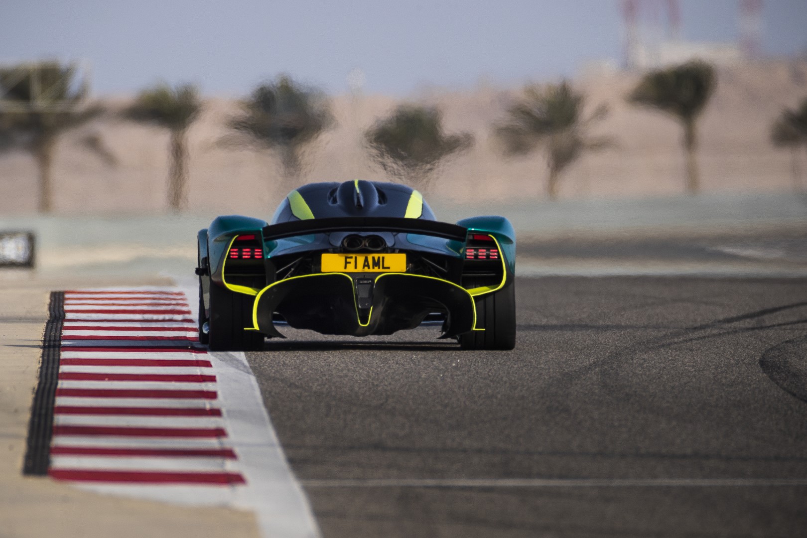 1139bhp Aston Martin Valkyrie driven in Bahrain - Magneto