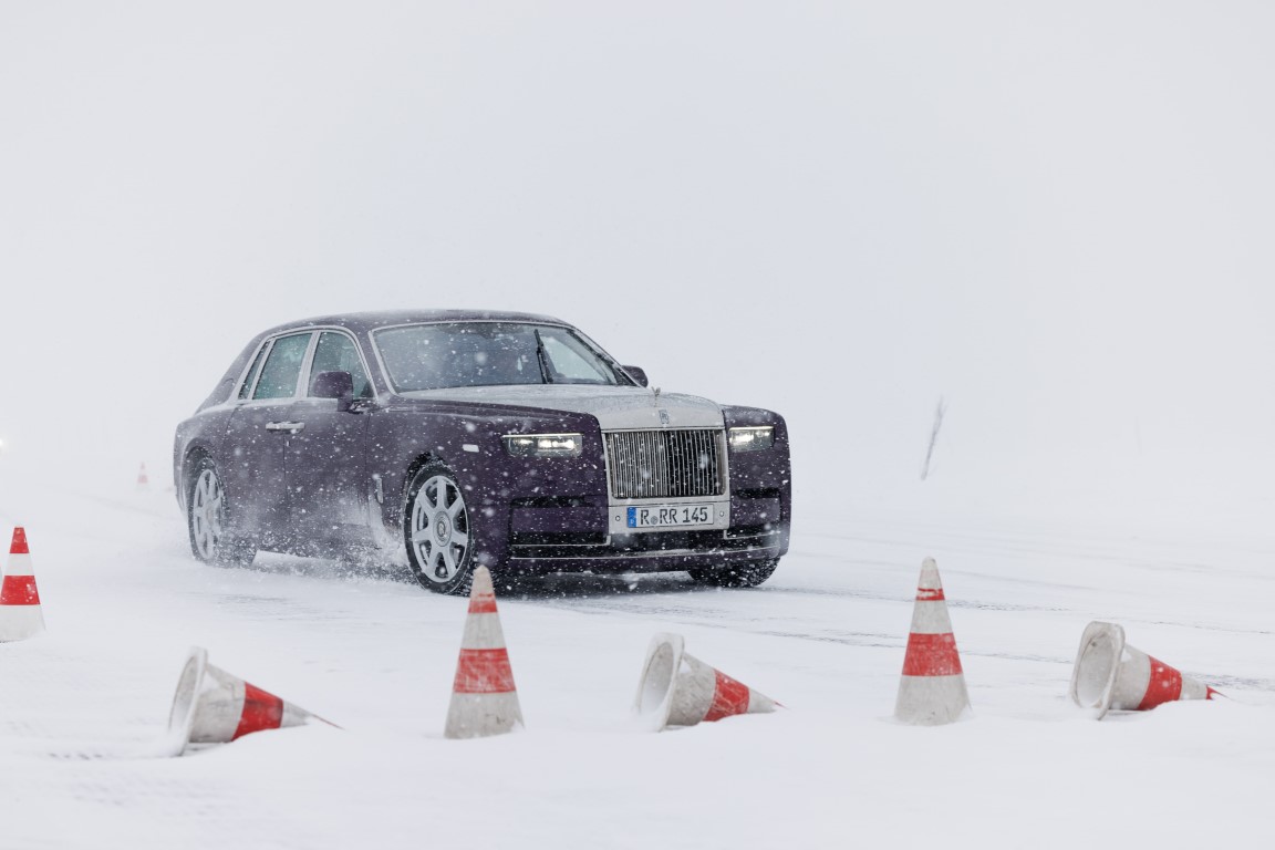 Polar Express: Driving a Rolls-Royce on a frozen lake - Magneto