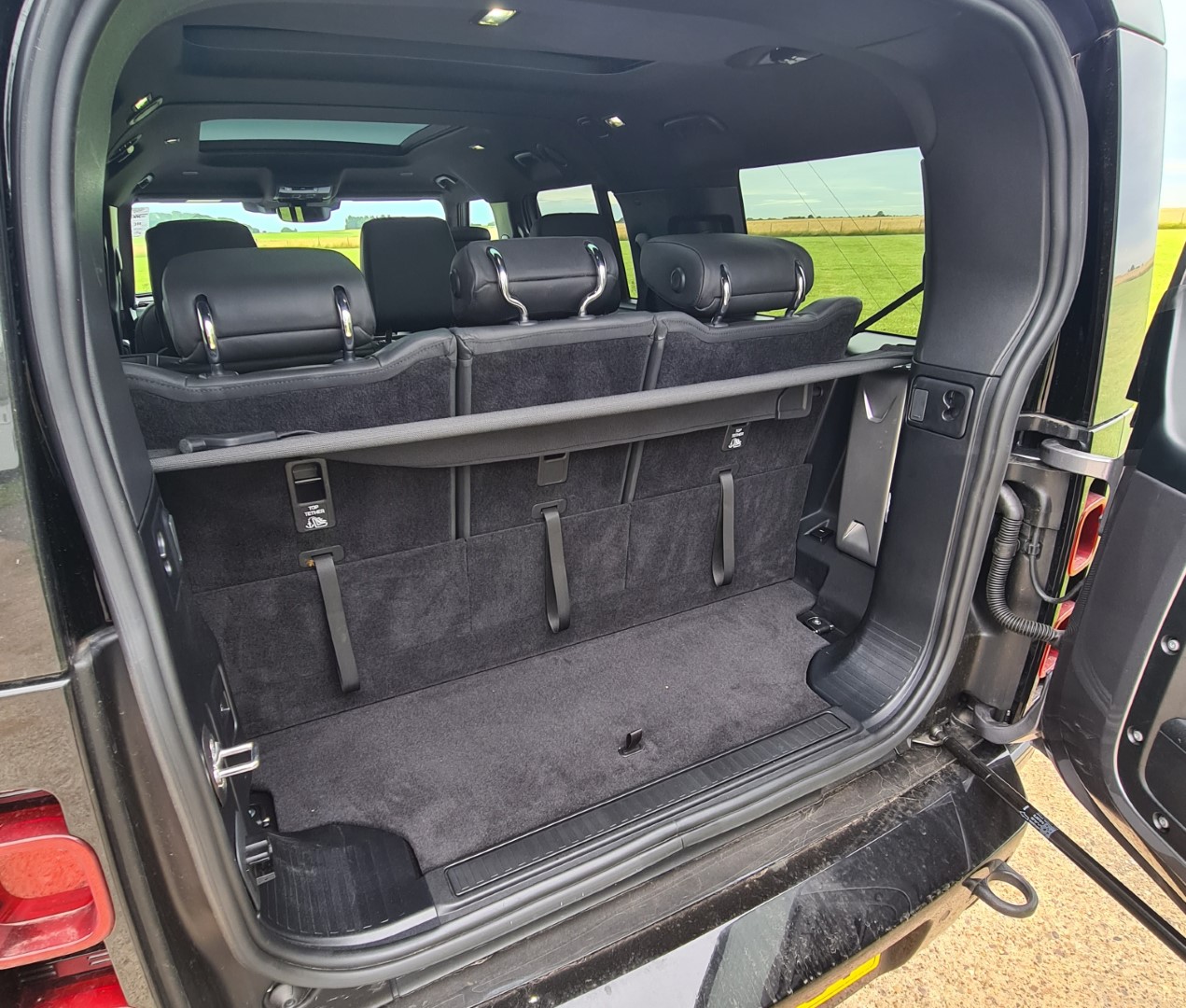 To Goodwood and back in a Land Rover Defender 130 - Magneto