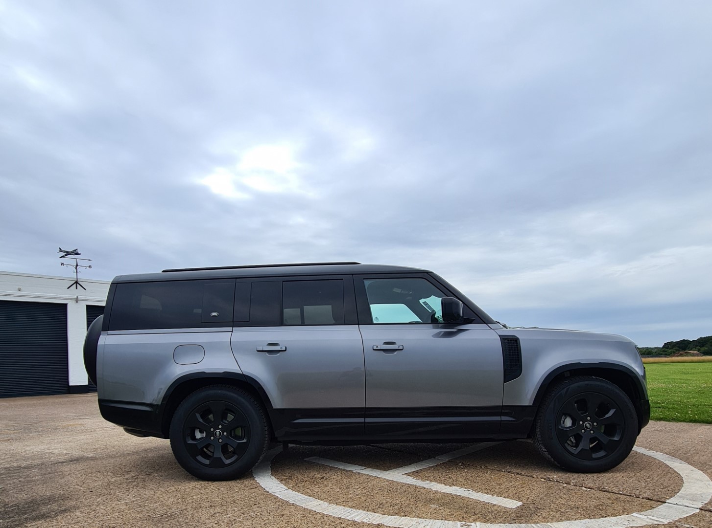 To Goodwood and back in a Land Rover Defender 130 - Magneto