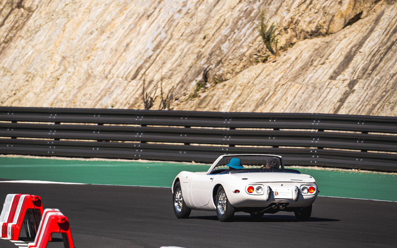 Japan's Magarigawa Club opens doors with 500-car extravaganza - Magneto