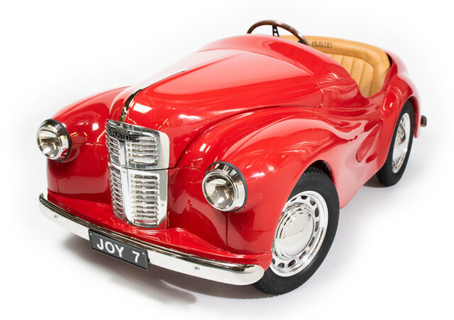 Austin's famous J40 pedal car returns as a Continuation - Magneto