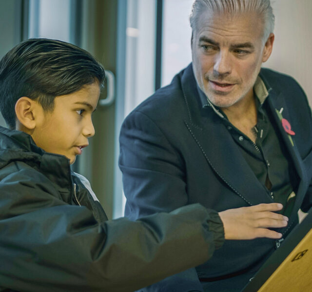 Drawing cars with renowned designer Frank Stephenson - Magneto