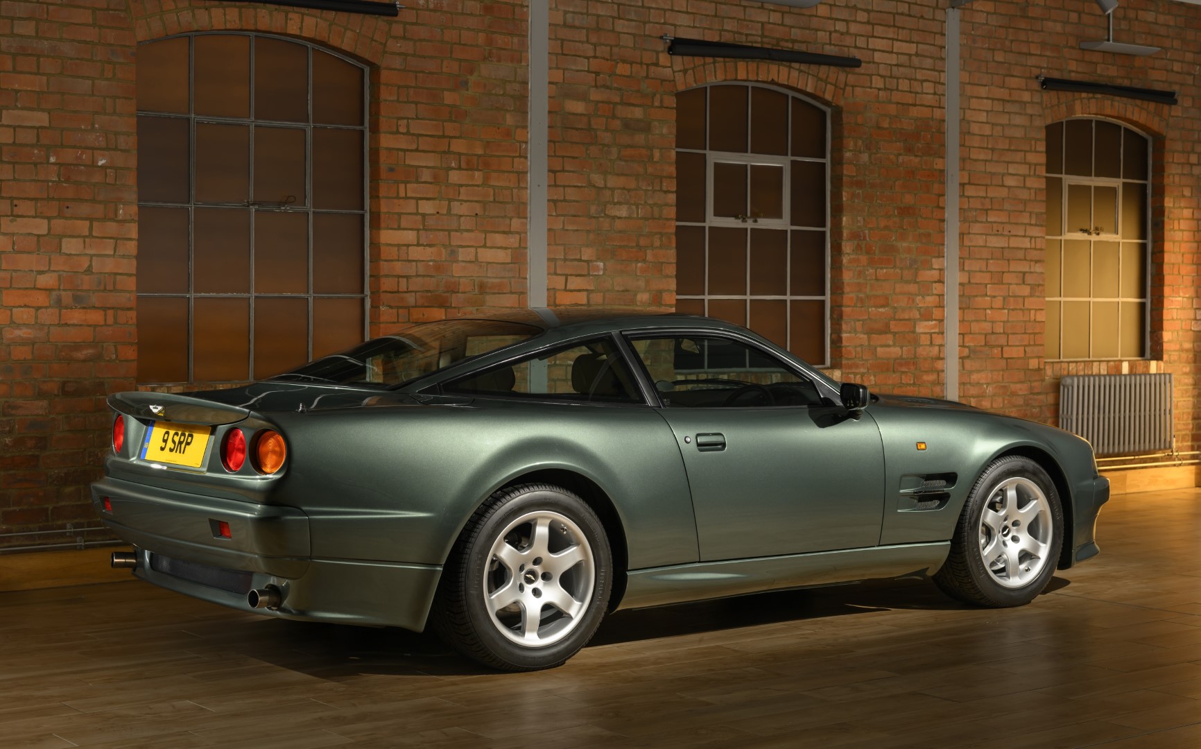 Here's to 30 years of the Aston Martin V8 Vantage V550 - Magneto