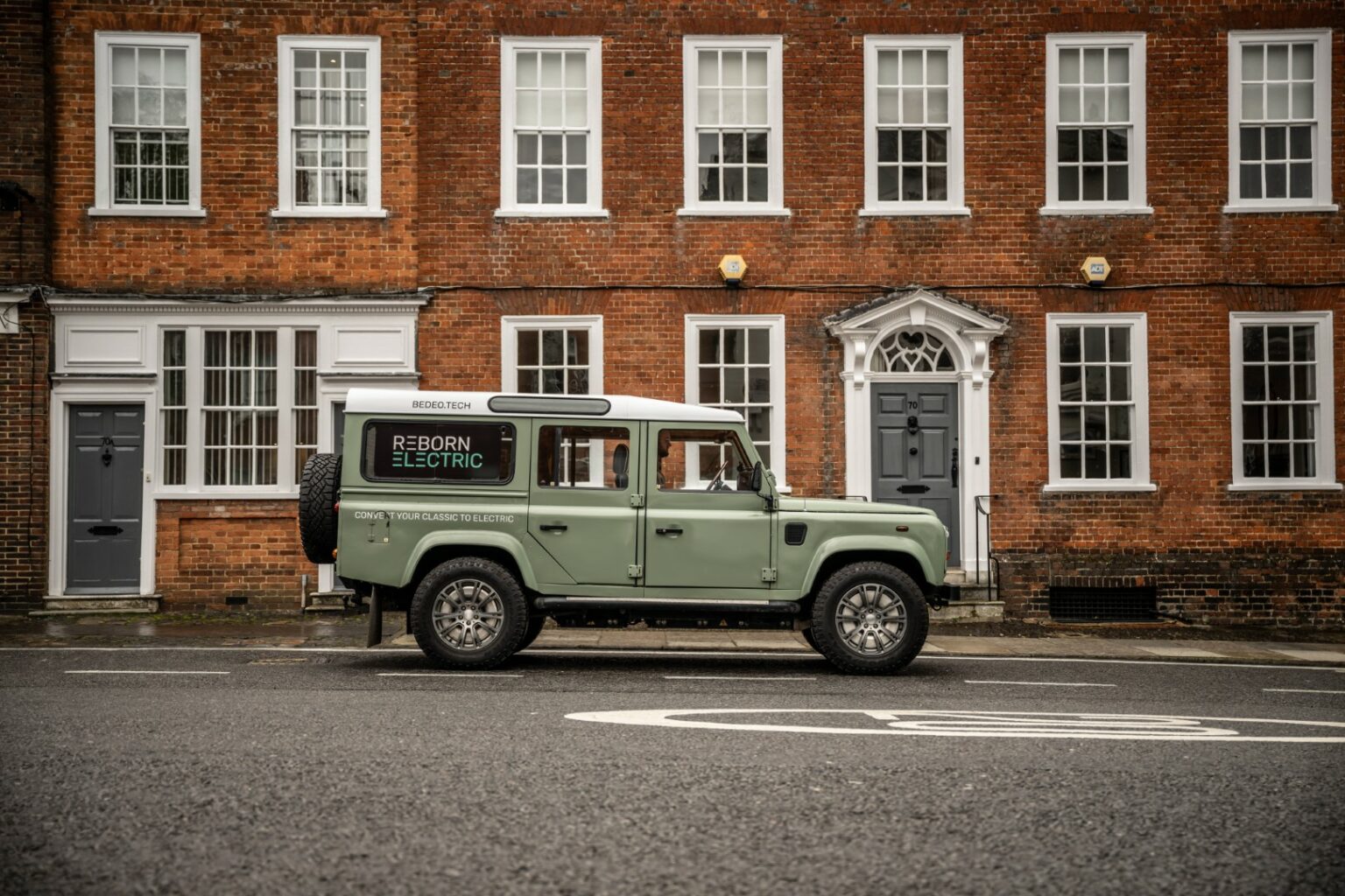 BEDEO reveals innovative Land Rover Defender 110 electric conversion ...