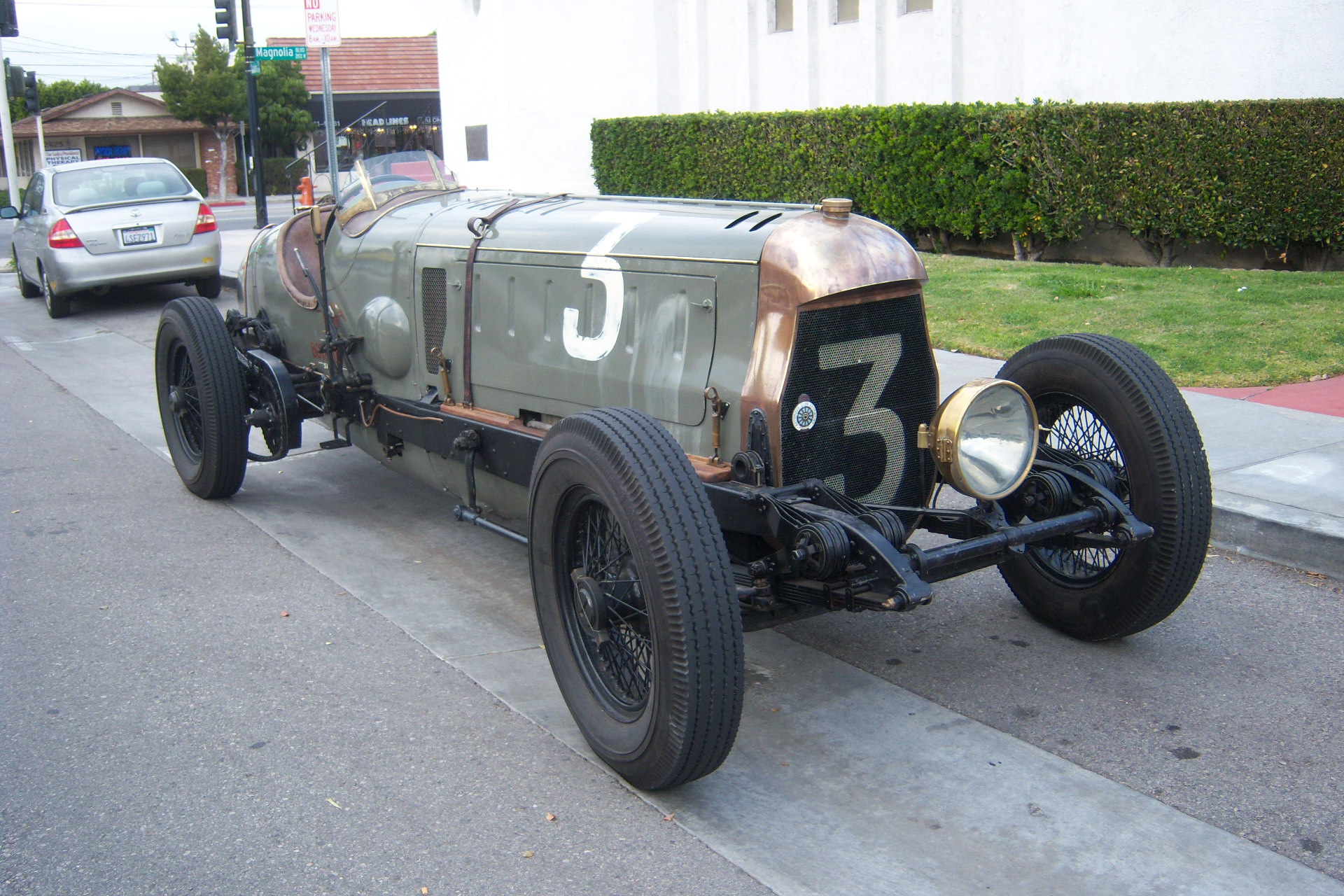 California's famous Autobooks-Aerobooks store seeks new owner - Magneto