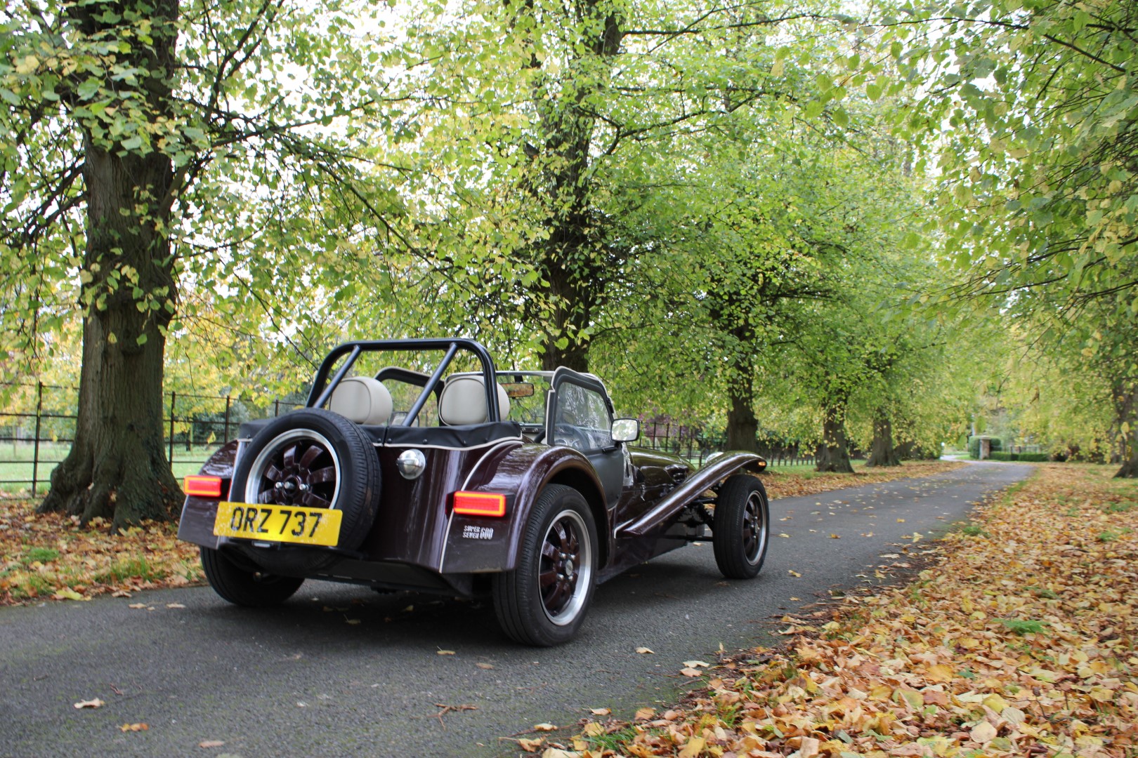 Caterham Super Seven 600 is a retro throwback for the 21st century ...
