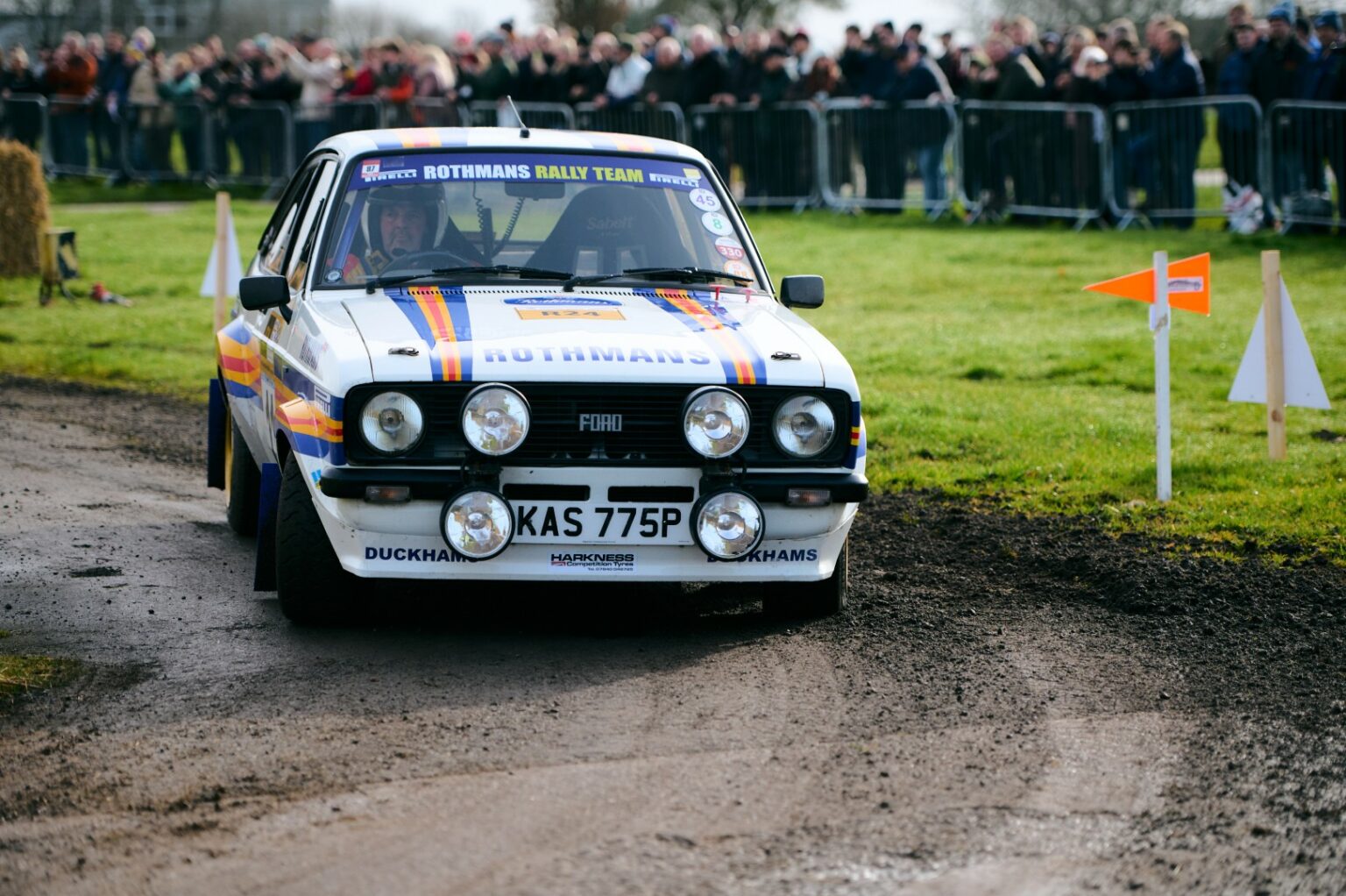 Race Retro 2025 roars back into action with iconic cars and thrilling ...