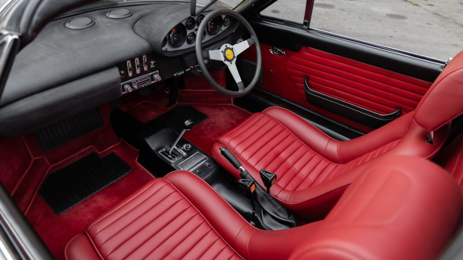 Magneto magazine gets behind the wheel of a fabulous 1973 Ferrari Dino ...
