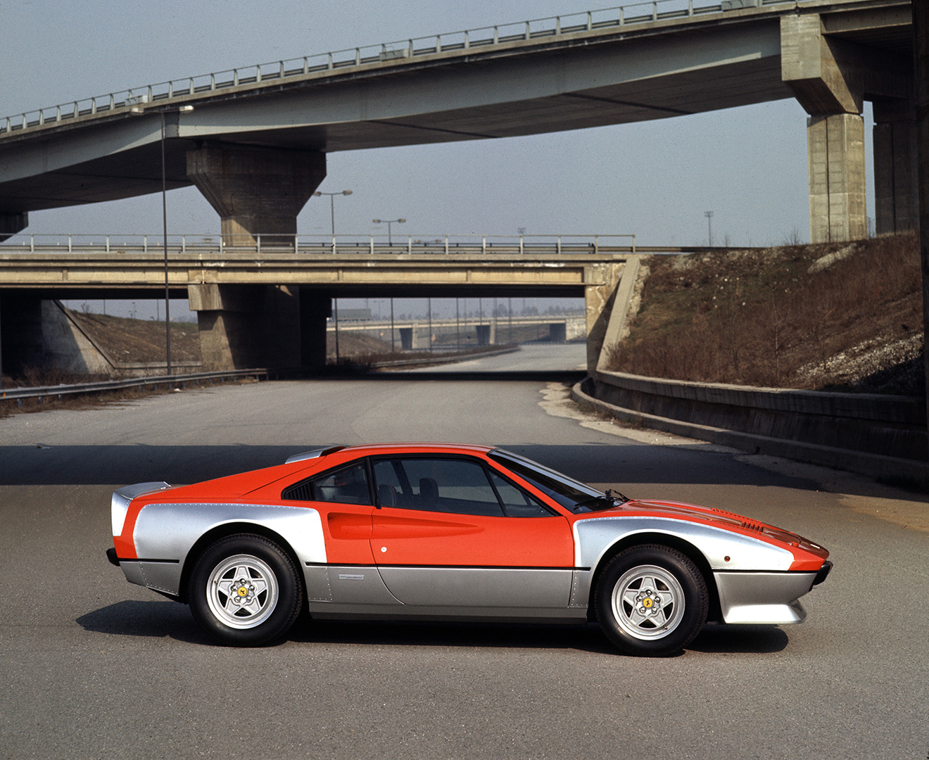 1973-1989 Ferrari 308/328 buying guide from Magneto magazine - Magneto