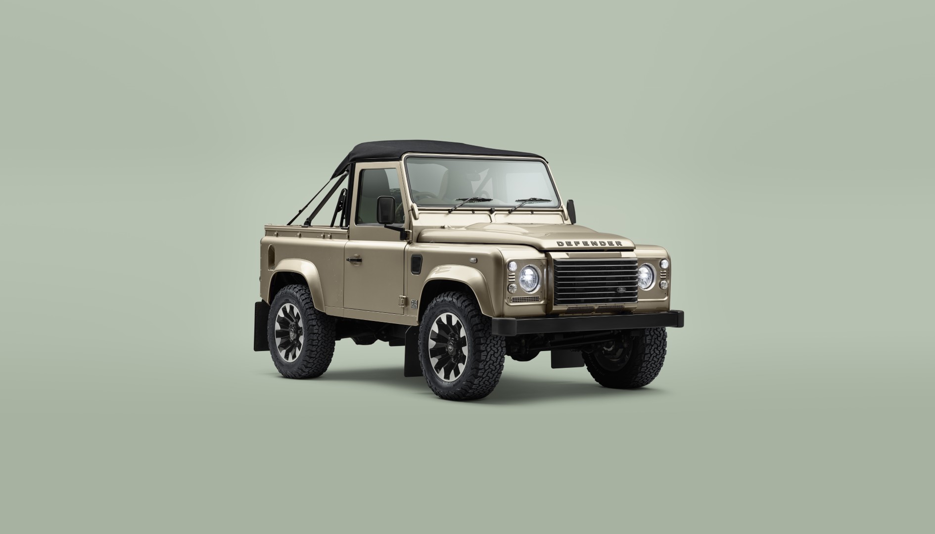 Land Rover Classic reveals Defender 90 Soft Top with V8 power - Magneto