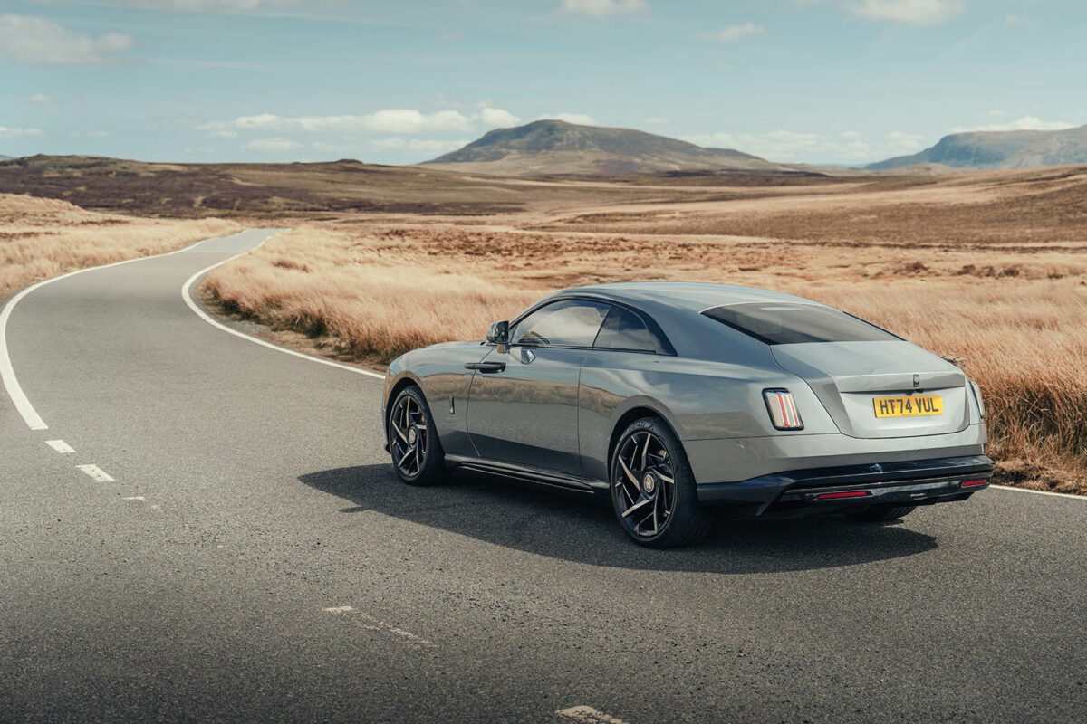 Living fast and large in the new Rolls-Royce Black Badge Spectre - Magneto