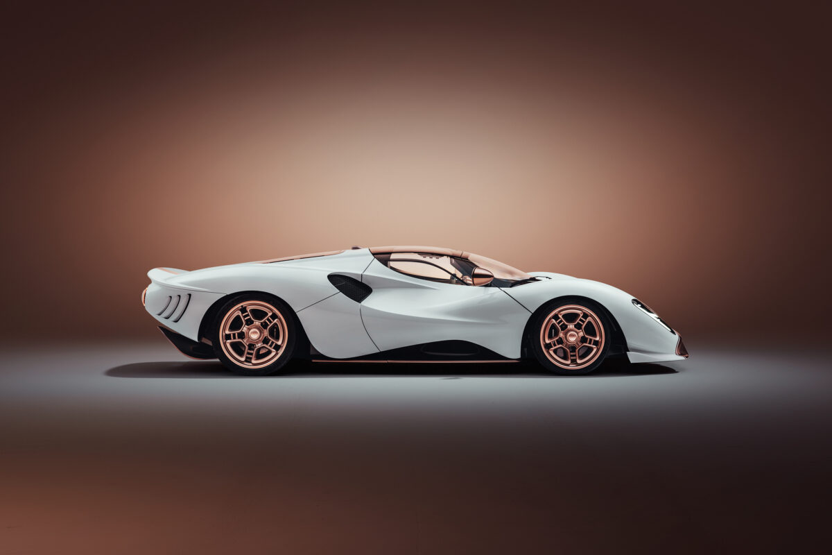 V8-powered Production-spec De Tomaso Automobili P72 hypercar breaks ...