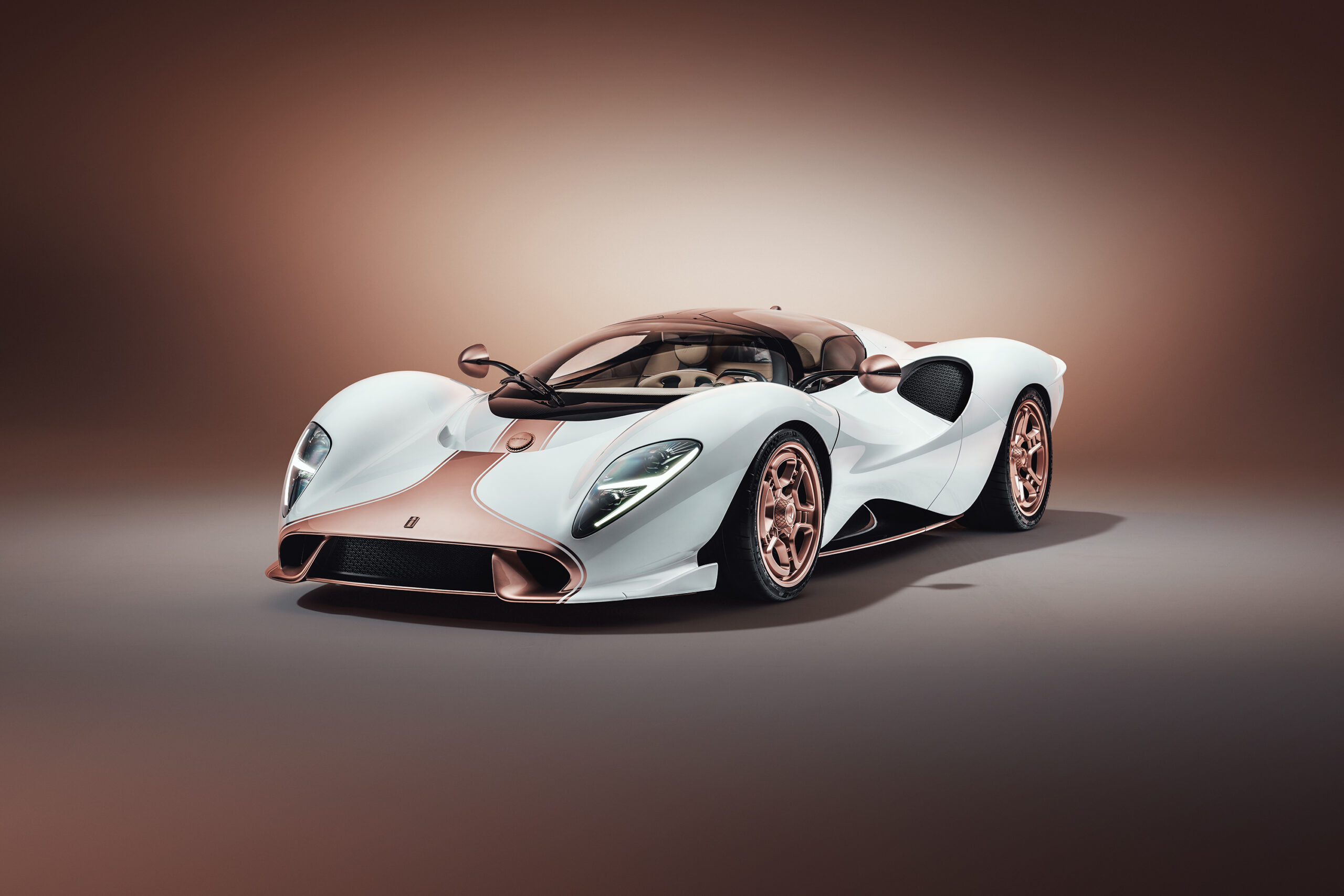 V8-powered Production-spec De Tomaso Automobili P72 hypercar breaks ...